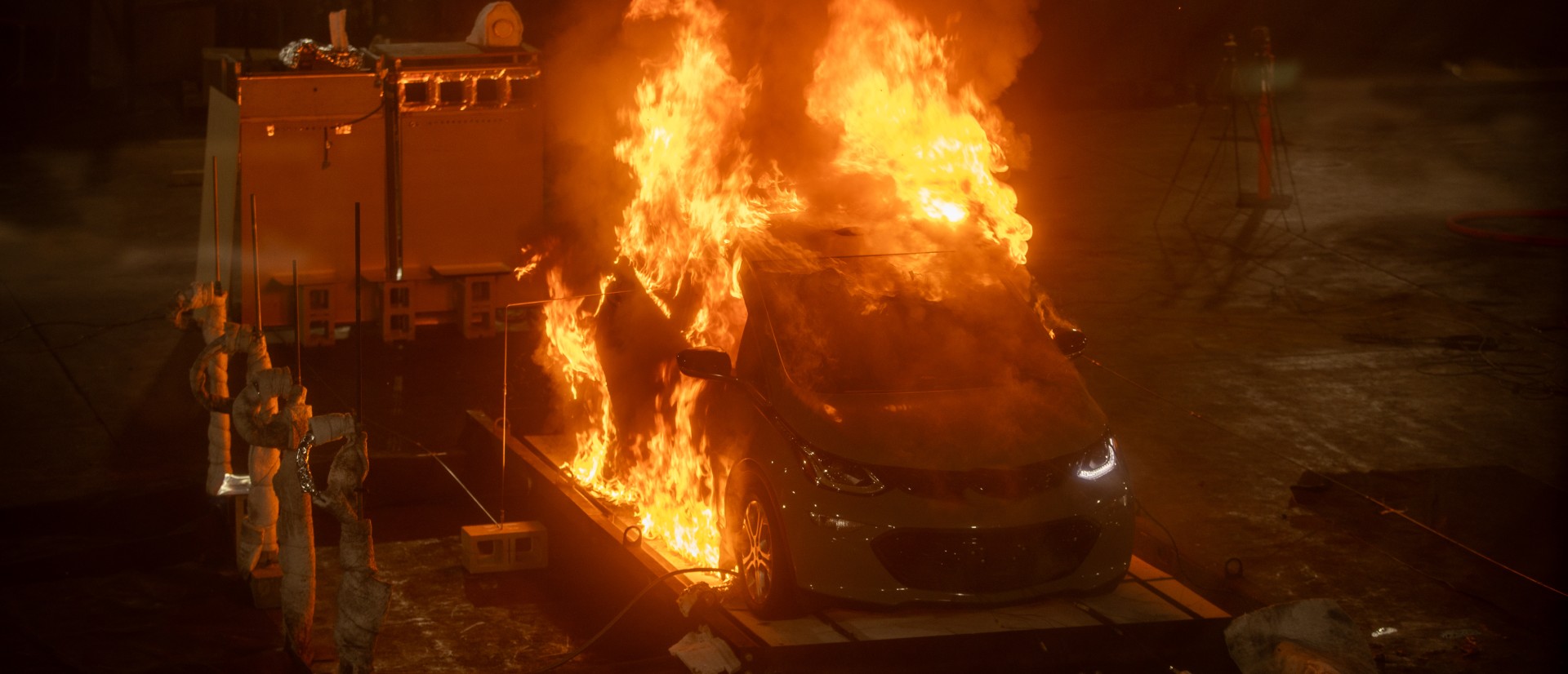 Compare EV Car Fires and Gas Vehicle Fires: Air Contamination Study ...